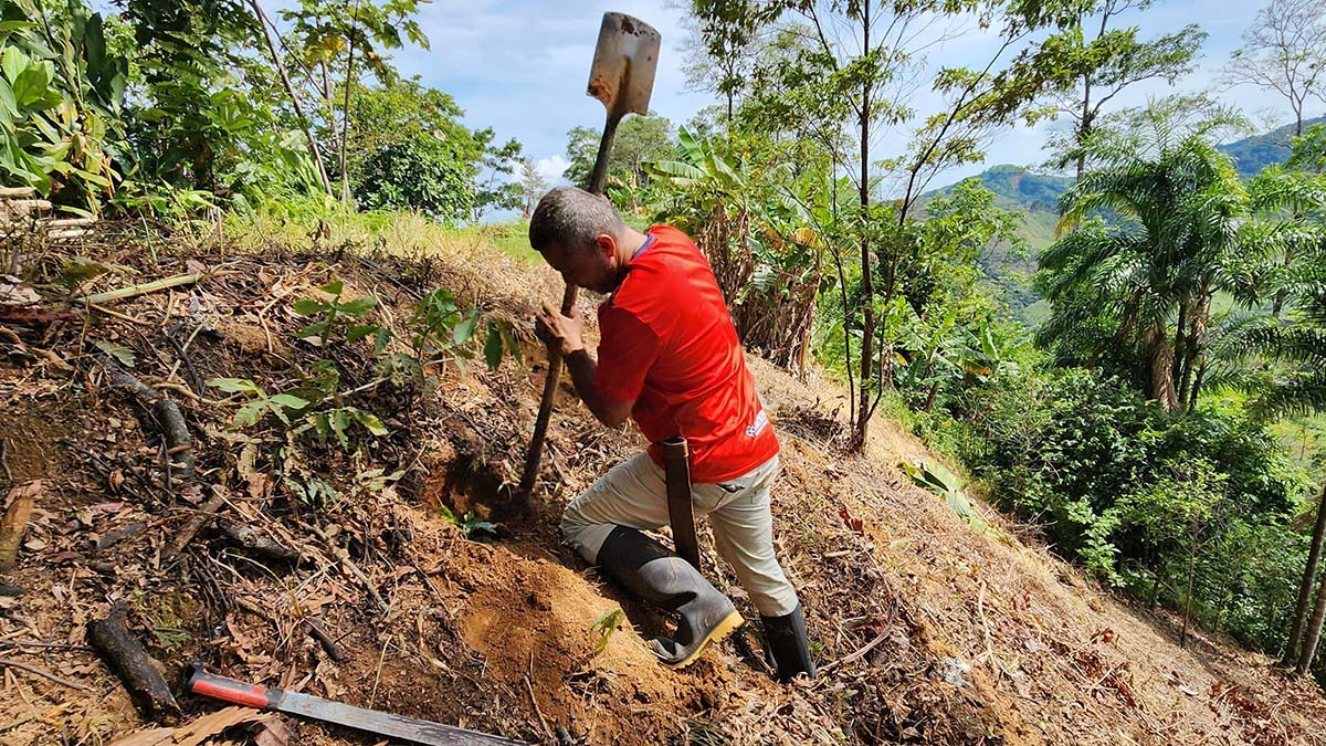 Fidel Hernández and Amazonia Connect: Learning to teach in Colombia - Solidaridad Network